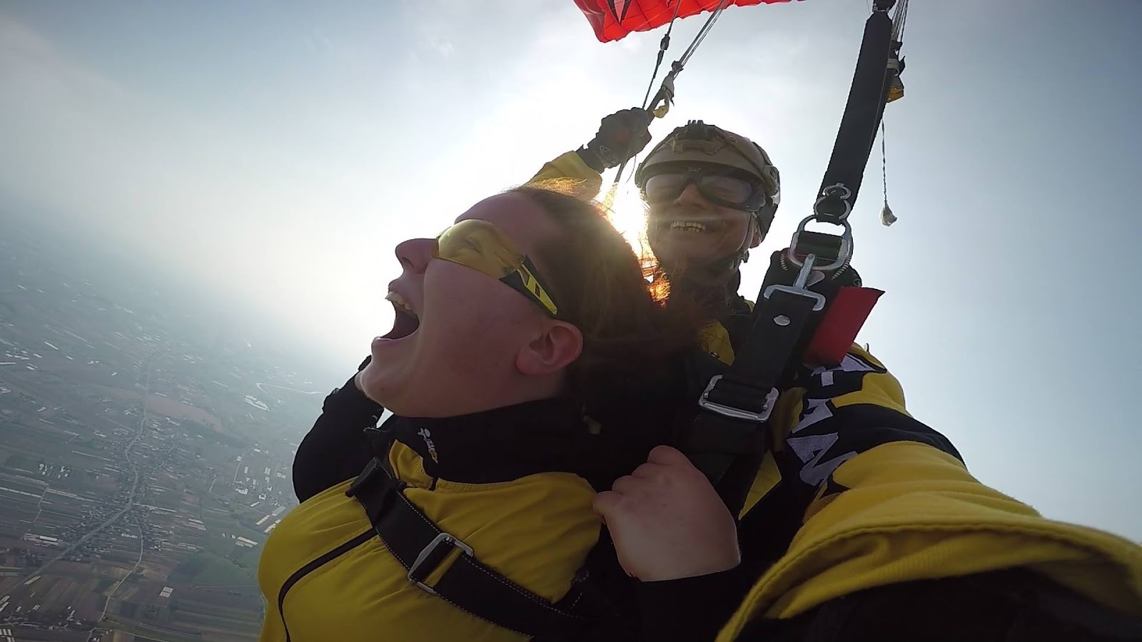 Bucket List: Parachute Jumping - TRAVEL TOUR BEAUTIFUL PLACES ON EARTH