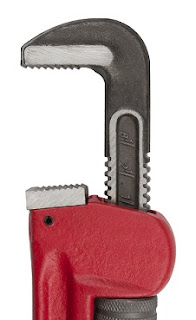 Choosing a Pipe Wrench for Dummies | The Antisocial Network