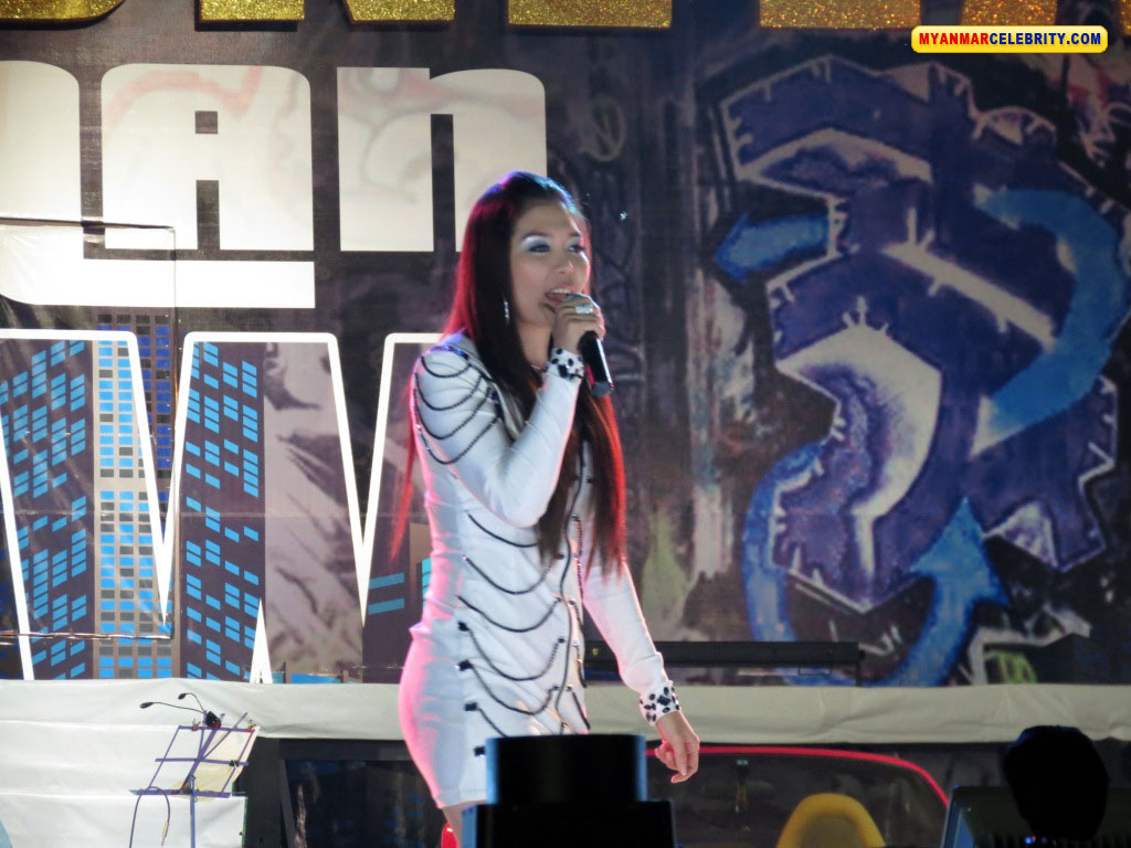 Photos: Yone Lay's One Man Show