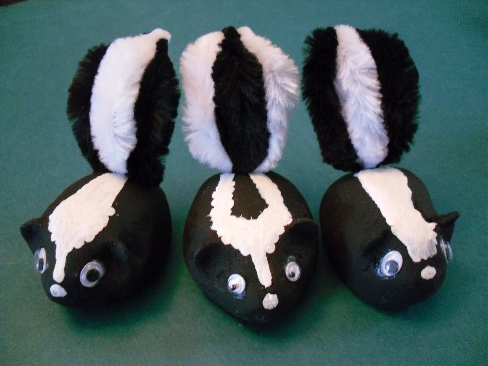 ARTventurous: Skunks!!!