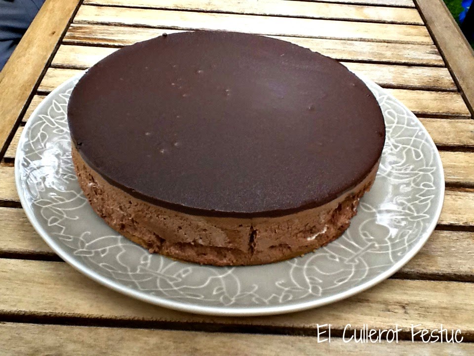 EL CULLEROT FESTUC: PASTÍS MOUSSE DE XOCOLATA
