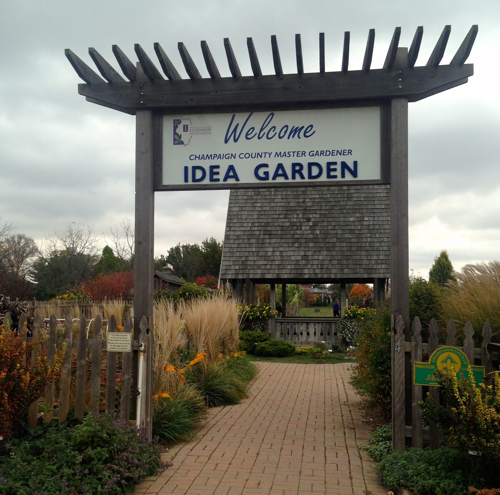 Amy's Creative Pursuits: The University of Illinois Arboretum