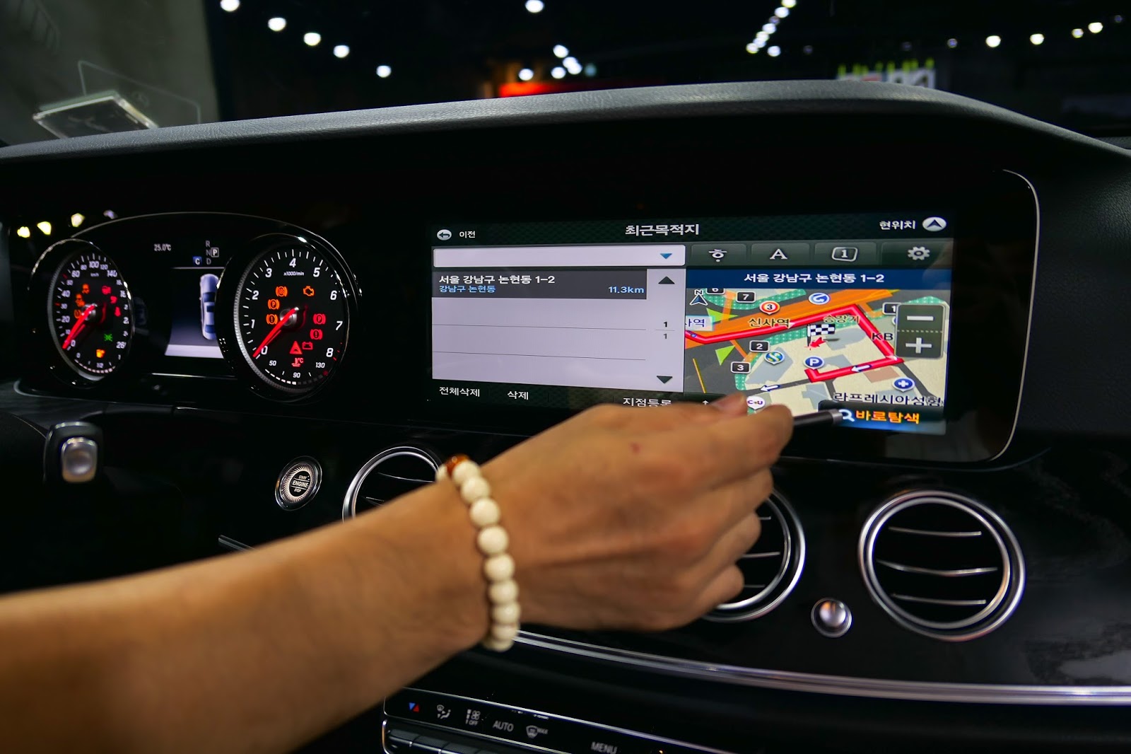 Interface Integrated GPS BOX and Capacitive Touch panel