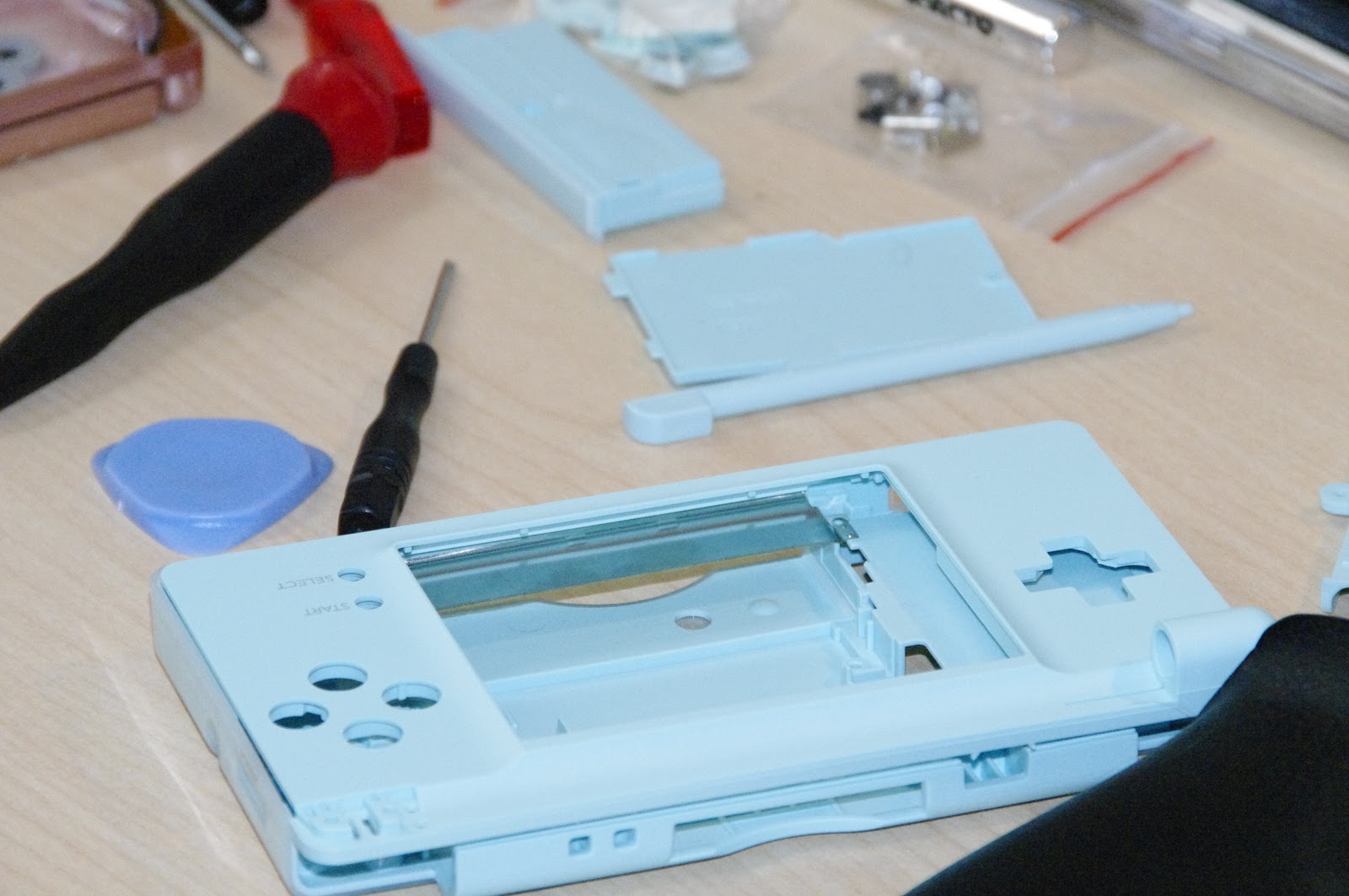 The Inside of a Nintendo DS