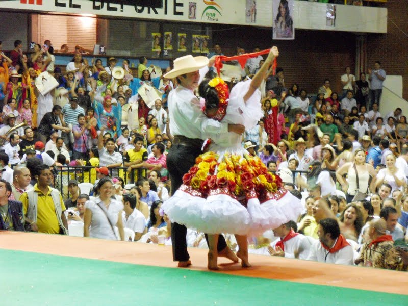 Turistica en el Mundo: BAILANDO EL BAMBUCO
