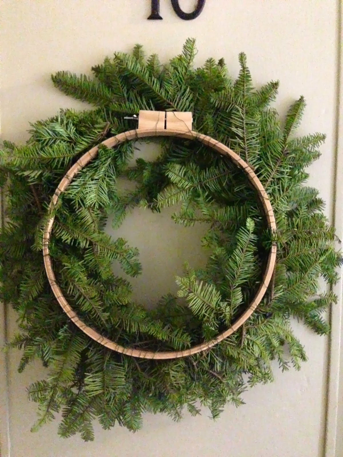 beautiful environments: DIY Christmas Wreath!