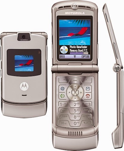 Retromobe - retro mobile phones and other gadgets: Motorola RAZR V3 (2004)