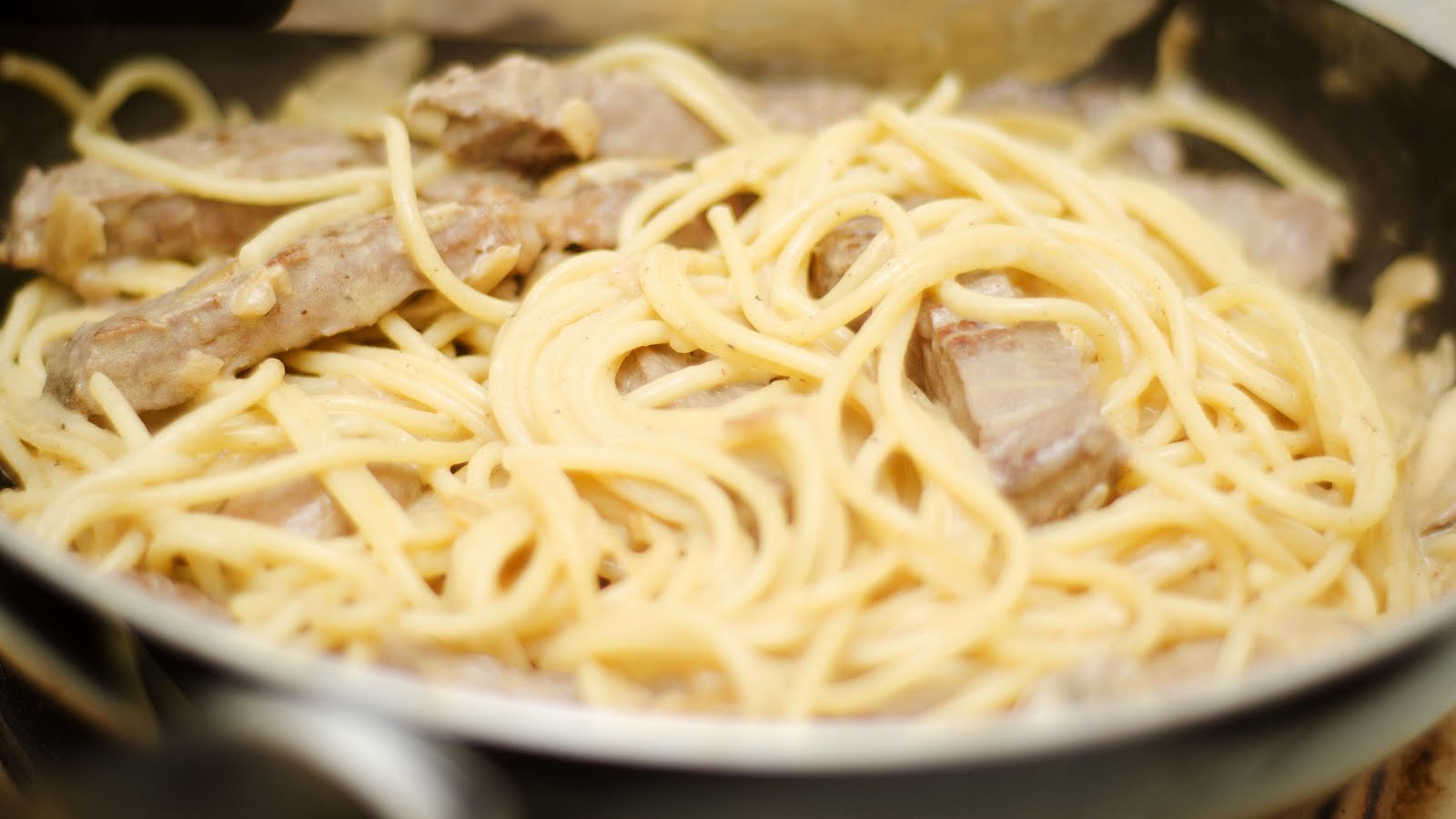 stuart webster photography: Pasta with pepper steak