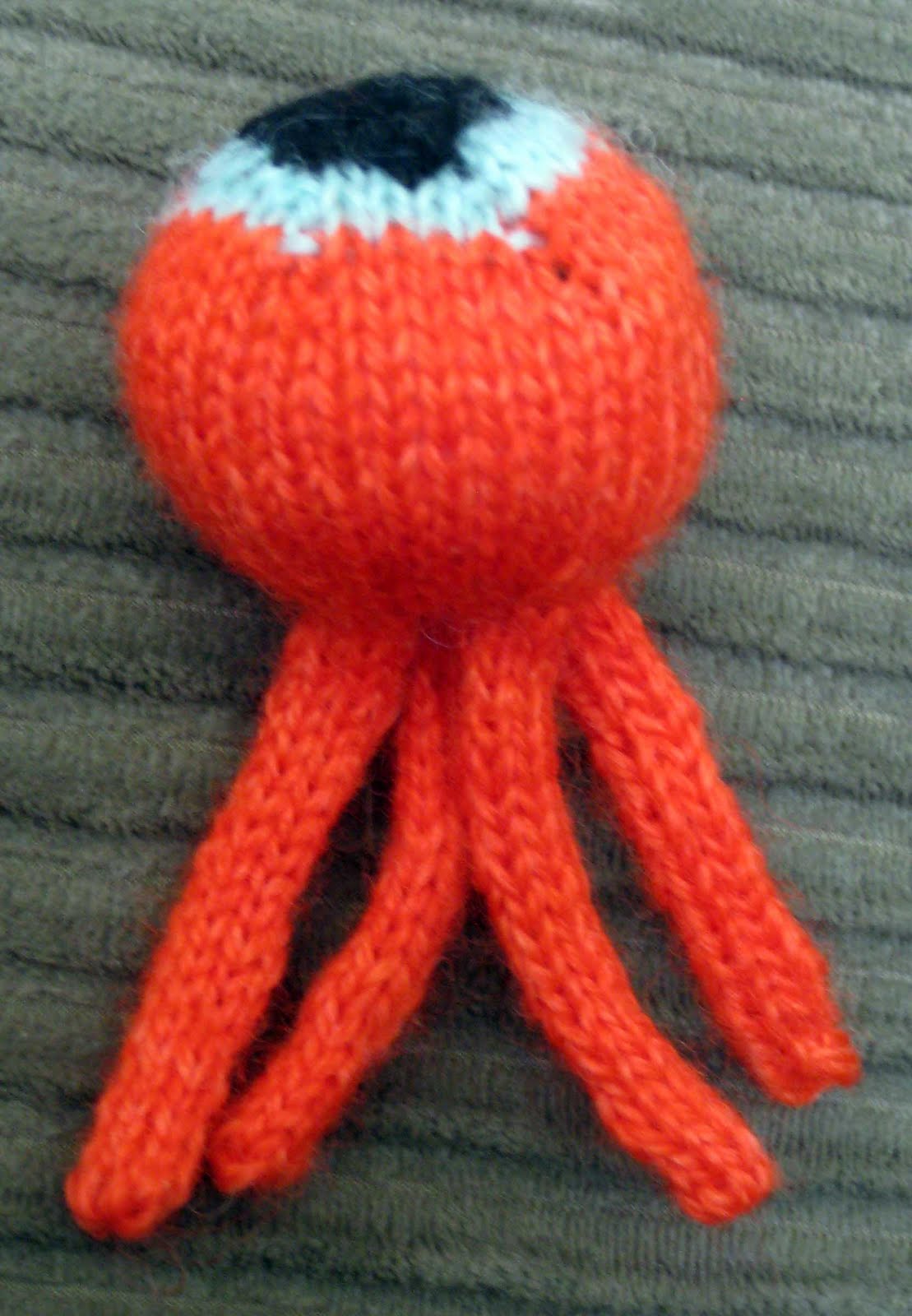 ChemKnits: Squidoo Squid Knitting Pattern