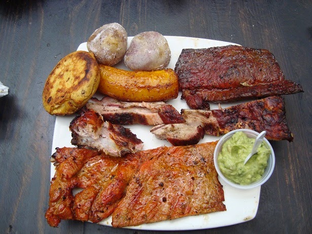 CHIGUIRO A LA BRASA - Comidas Típicas