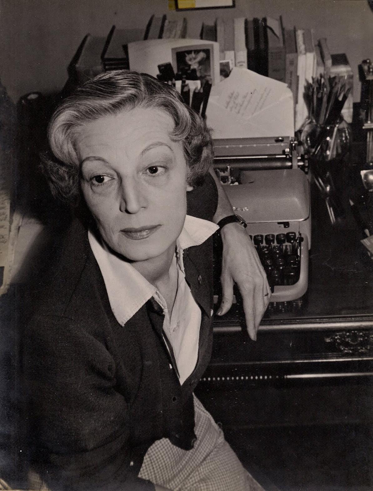 Adalgisa Nery - entre as letras e a política | Templo Cultural Delfos