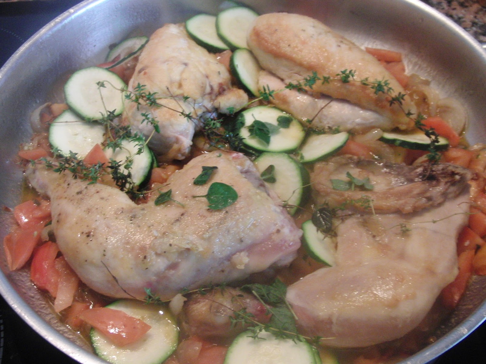 Avec Plaisir: Pollo asado en leche con verduras.