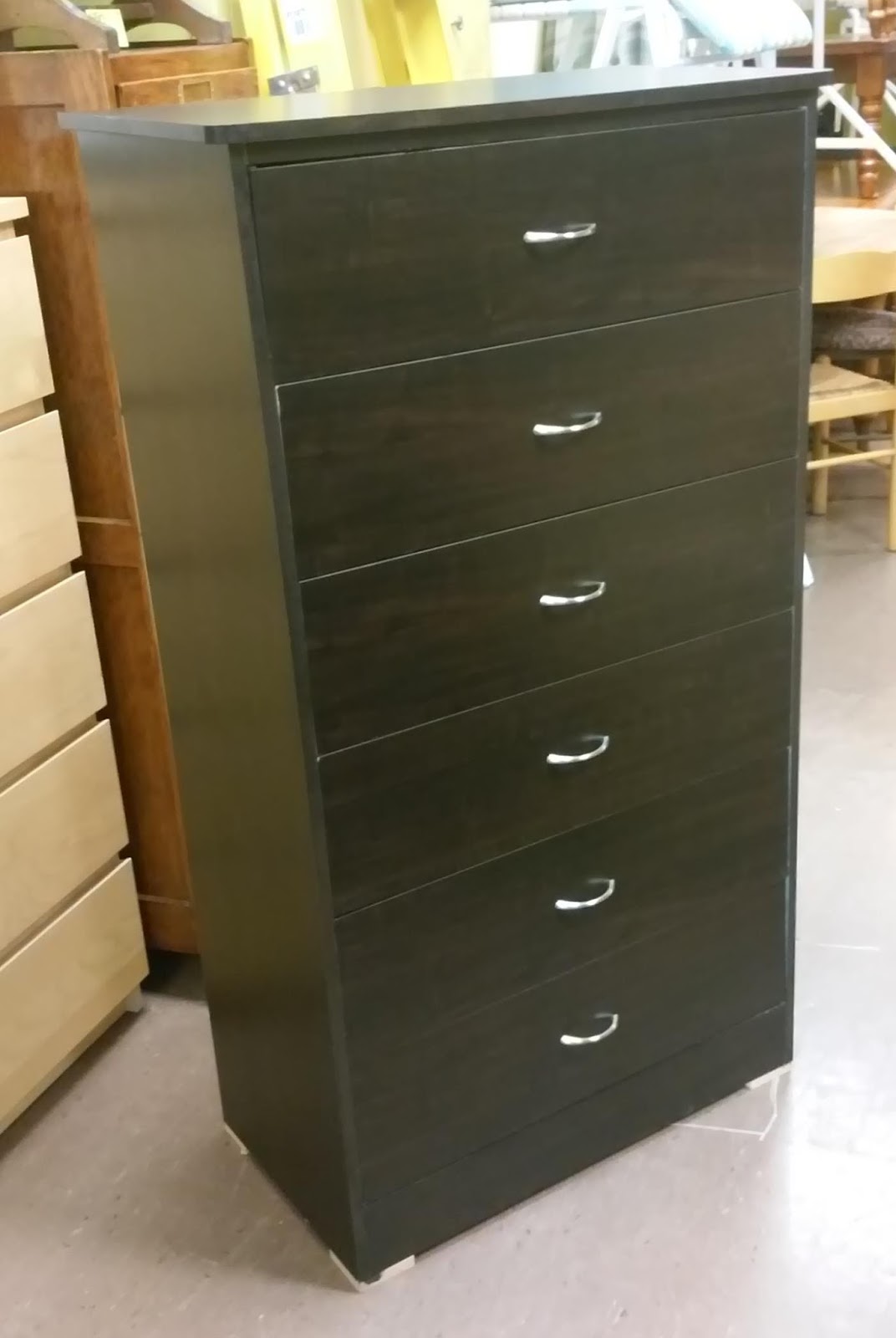 UHURU FURNITURE & COLLECTIBLES: SOLD 30" Wide 6-Drawer Chest - $85