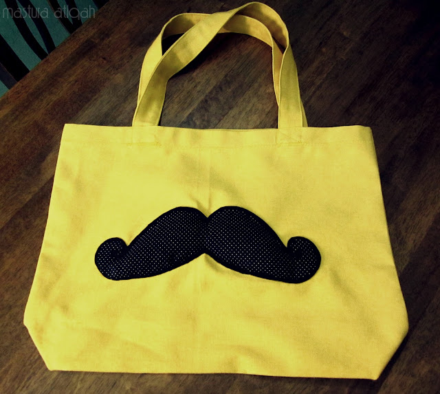 mastura atiqah: DIY : Mr Moustache Tote Bag