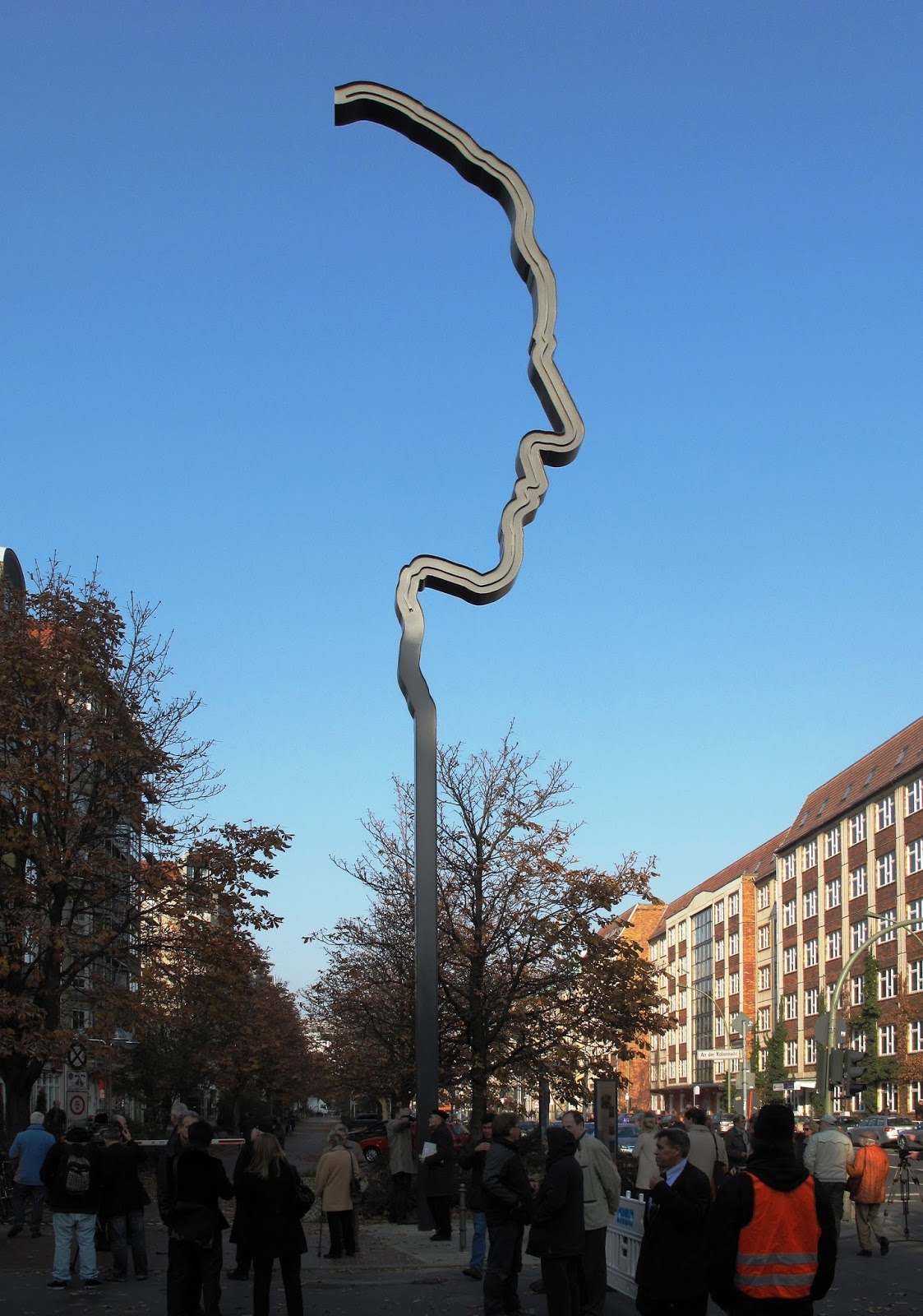 LA ESPINA ROJA: "MONUMENTO A GEORG ELSER" EN BERLIN, DE ULRICH KLAGES