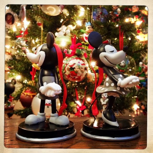 Disney Musings: Mickey and Minnie Mouse "1928" Ornament Set