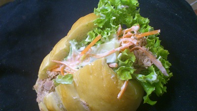 Ko-Bo: Cornet Roll with Custard filling