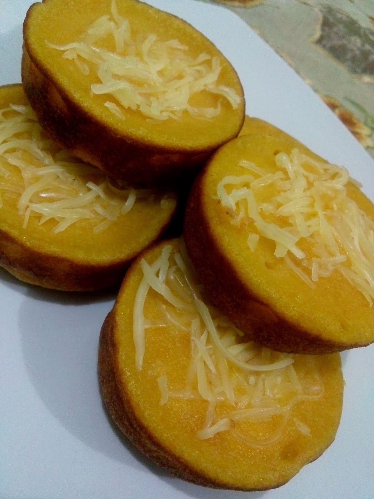 Kuenya-Najmina.com: Kue Lumpur Labu Kuning