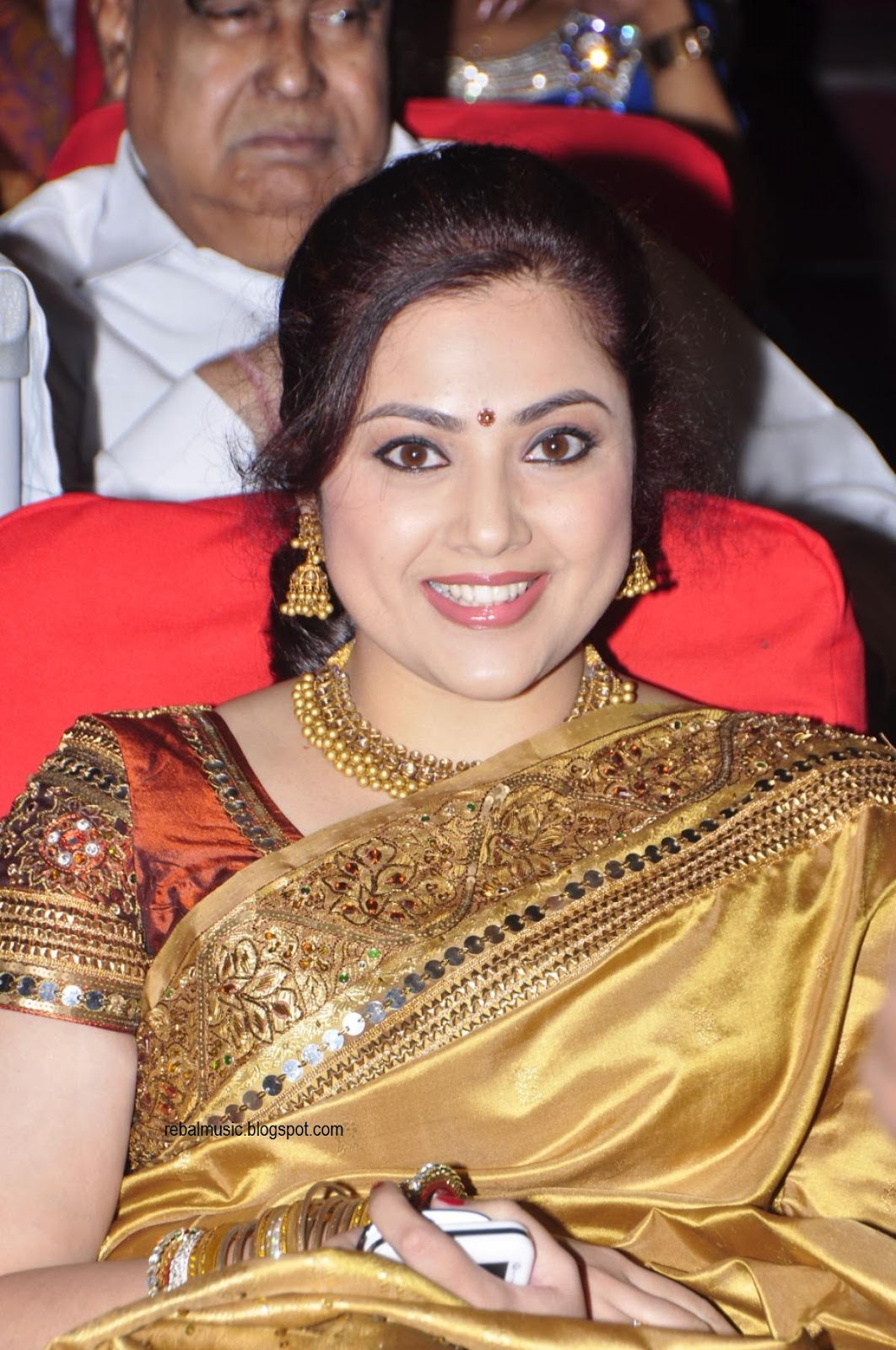 meena in saree stills | Rebalmusic