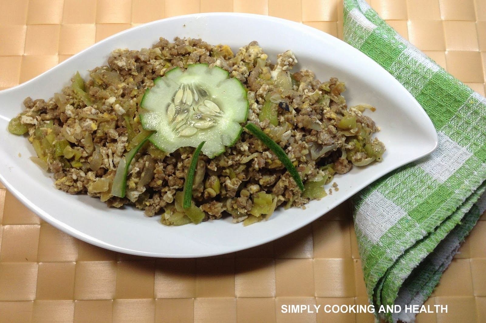 Simply Cooking and Health: Luffa stir-fry with minced beef
