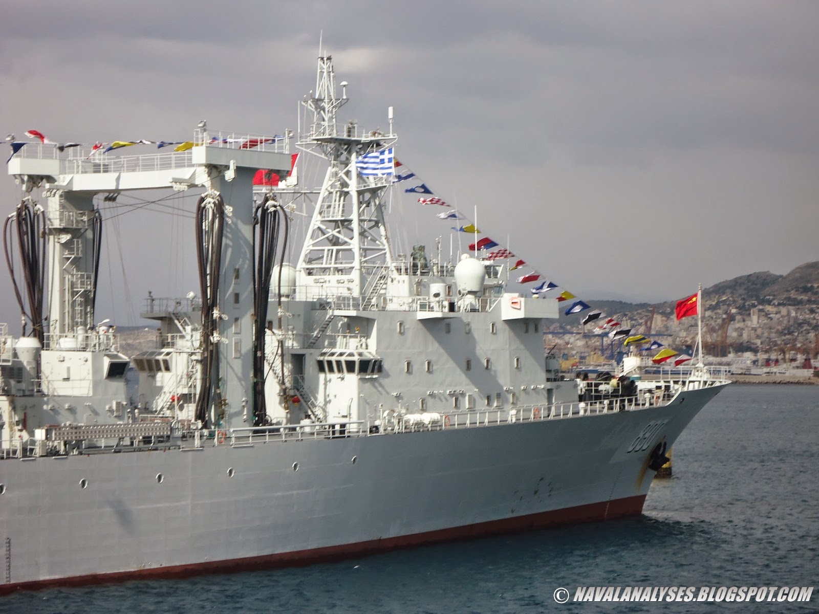 Naval Analyses: PHOTO GALLERY #4: Chaohu, replenishment ship of the ...