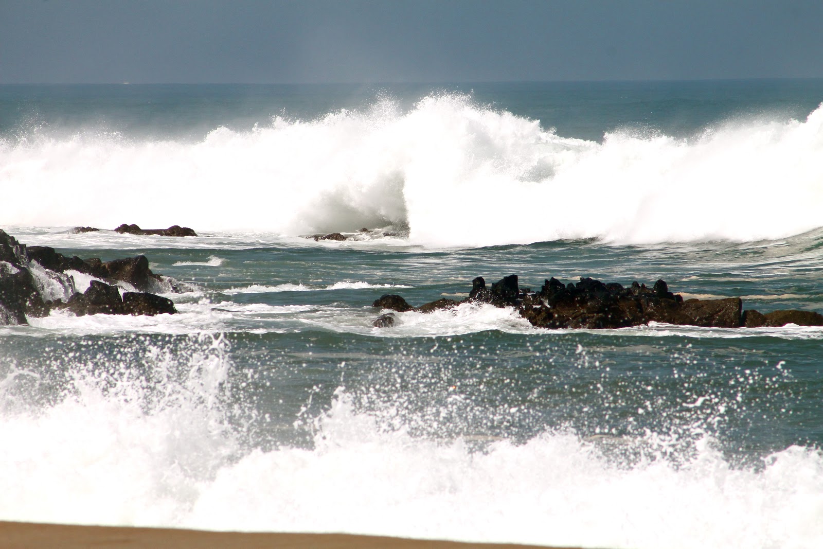 Through My Eyes: 25ft. Waves on the North Shore today!!! Whoo Hoo