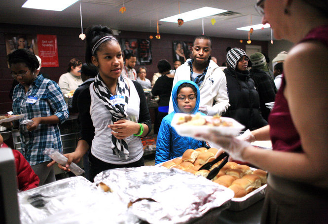 USCharters.org: International Academy of Flint's Thanksgiving dinner ...