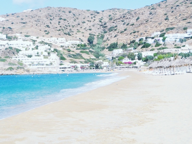 Almyra by the sea | Mylopotas beach (Ios) | GLAM FAB HAPPY