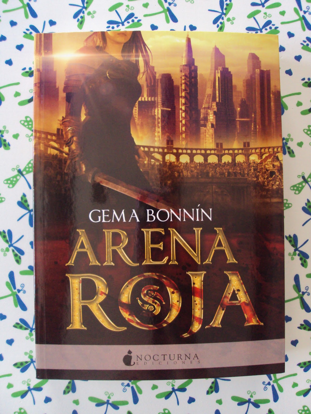Entre planetas literarios.: Reseña: Arena Roja (Gema Bonnín)