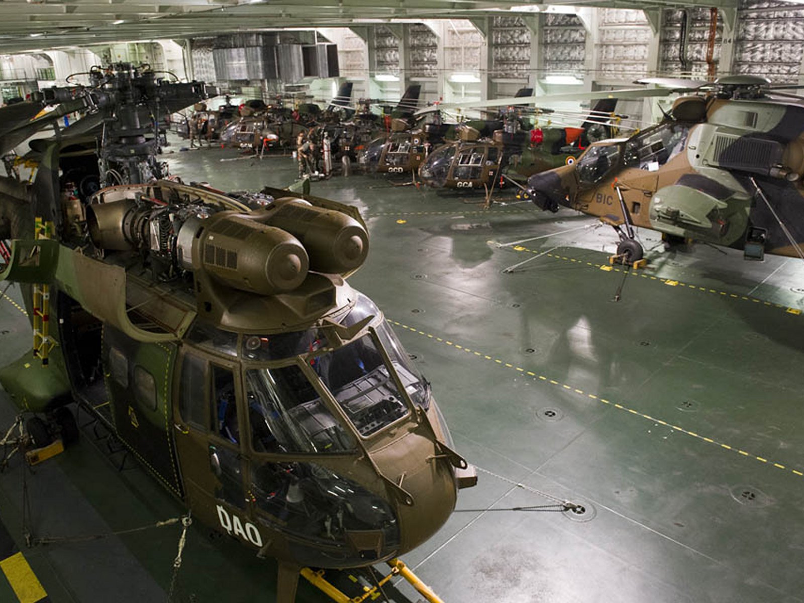 Helicopter carrier Mistral-type ~ Aircraft carriers