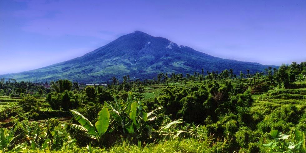 Pecinta Sejarah Sunda: 10 Gunung Tertinggi di Tatar Sunda (Jawa Barat)