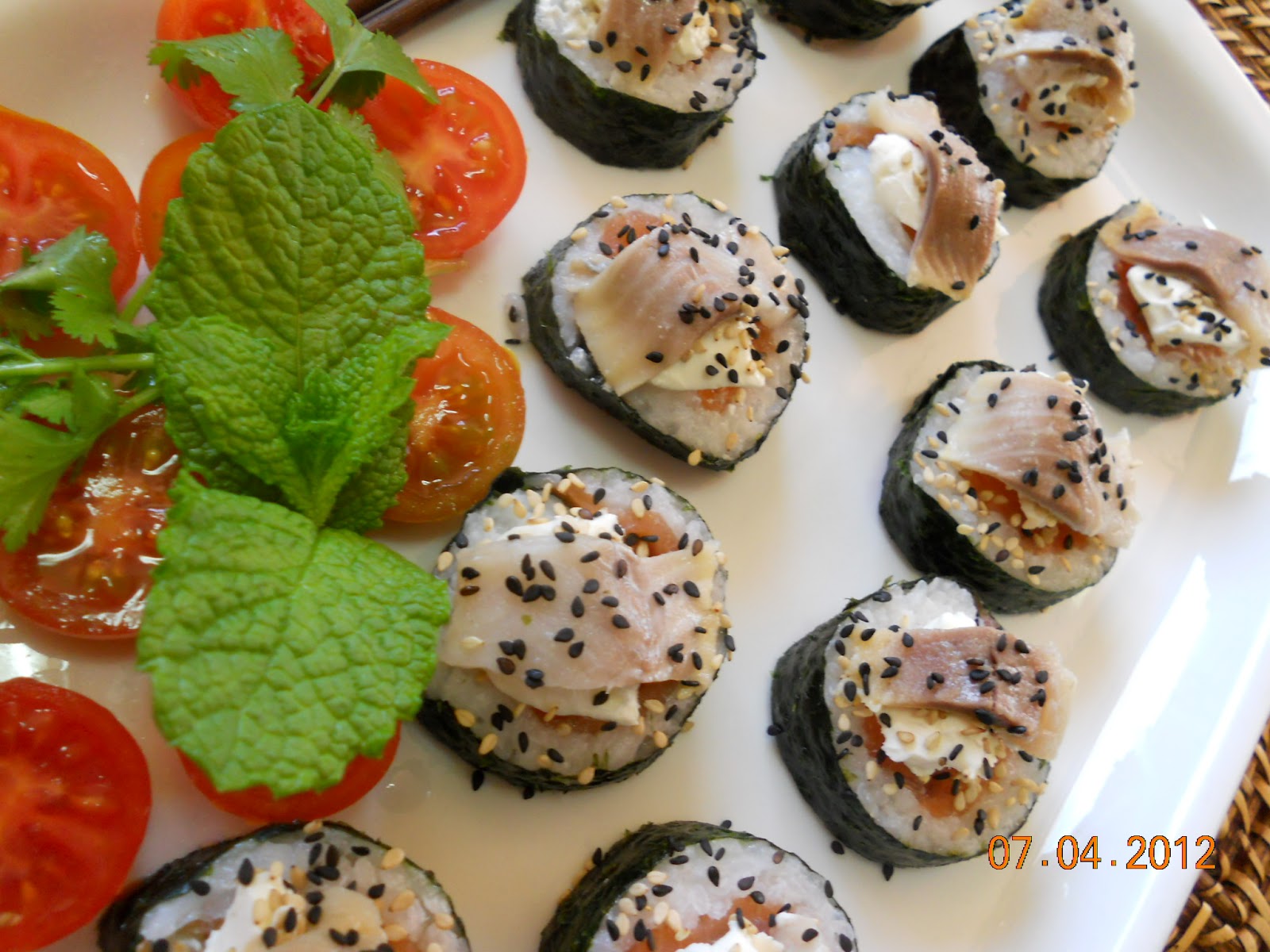 Pratos y Panelas: Sushi de Salmão e Arenque com Philadelphia