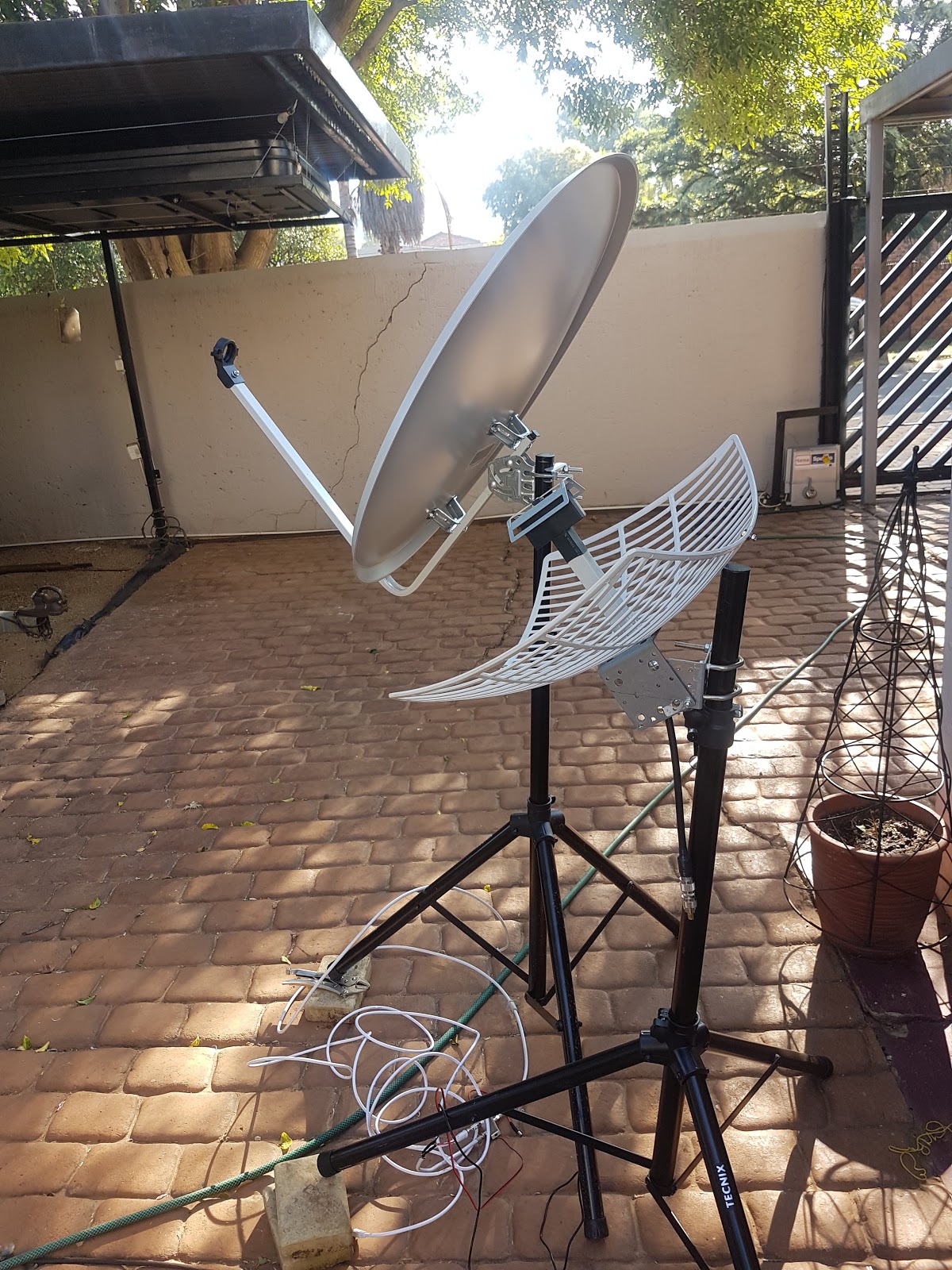 ZR6AIC: Geostationary AMSAT Satellite (Phase 4) Spacecraft Covering the ...