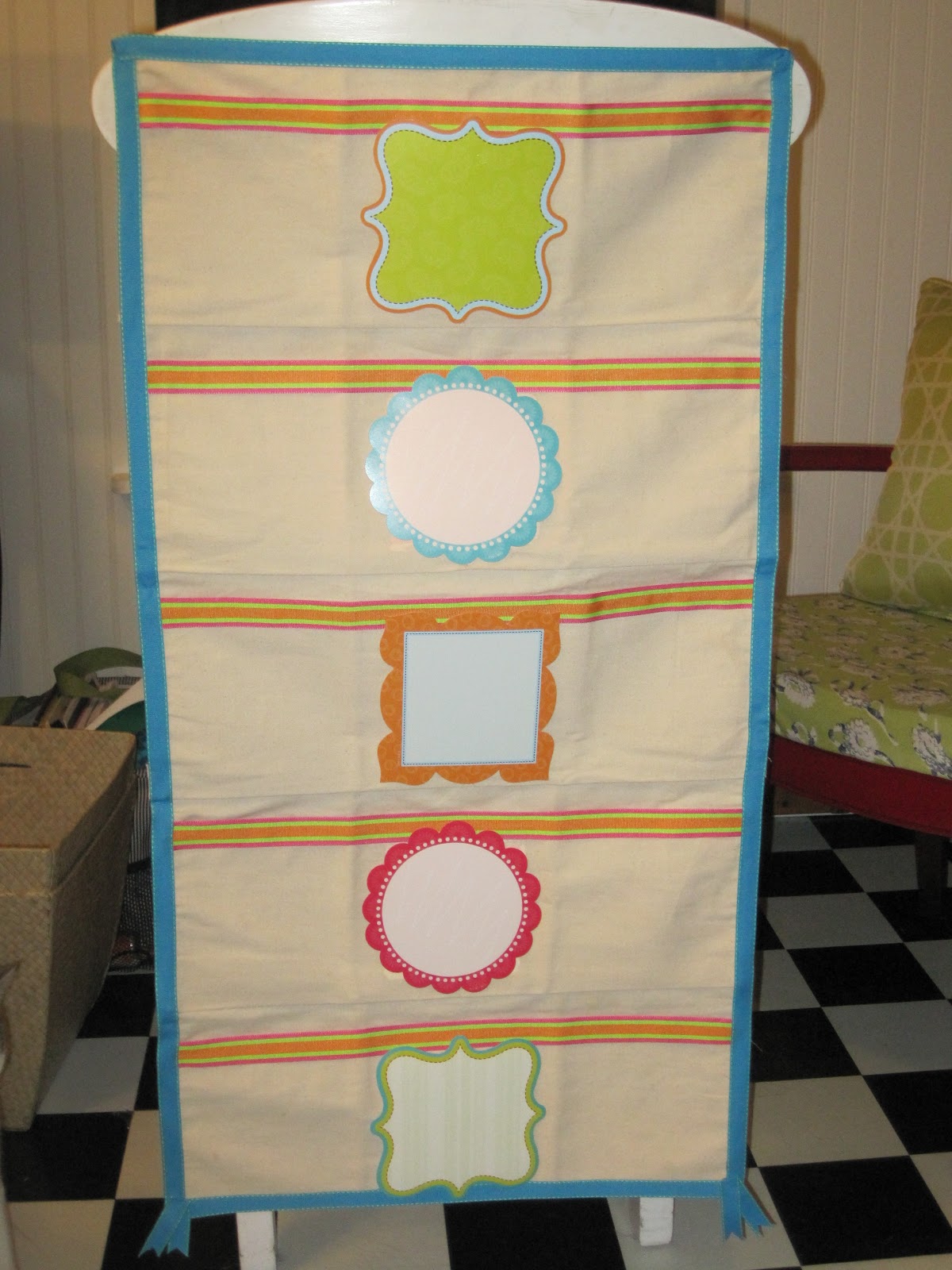 Thrifty in Kinder!: Pocket Chart Revamp a Little Bling, & a Freebie!