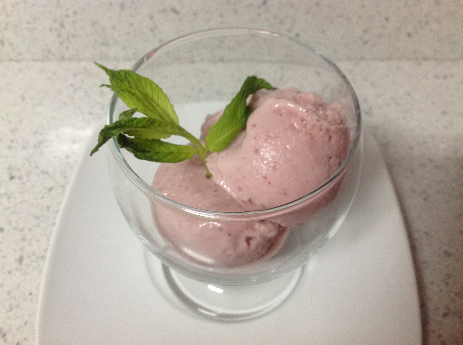 Cocinando con Thermomix: Helado de fresas con azúcar invertido