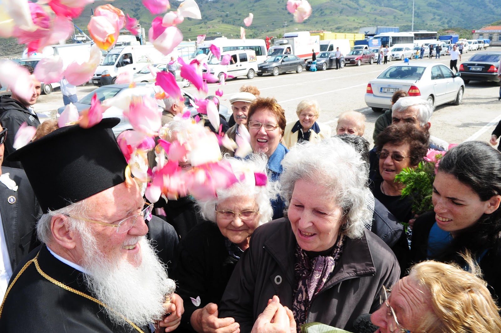 ΦΩΣ ΦΑΝΑΡΙΟΥ: Η ΥΠΟΔΟΧΗ ΤΟΥ ΠΑΤΡΙΑΡΧΟΥ ΣΤΗΝ ΙΜΒΡΟ