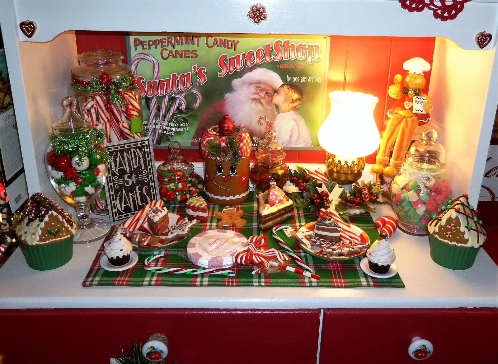 A DEBBIE-DABBLE CHRISTMAS: Gingerbread and Candy Christmas Kitchen ...