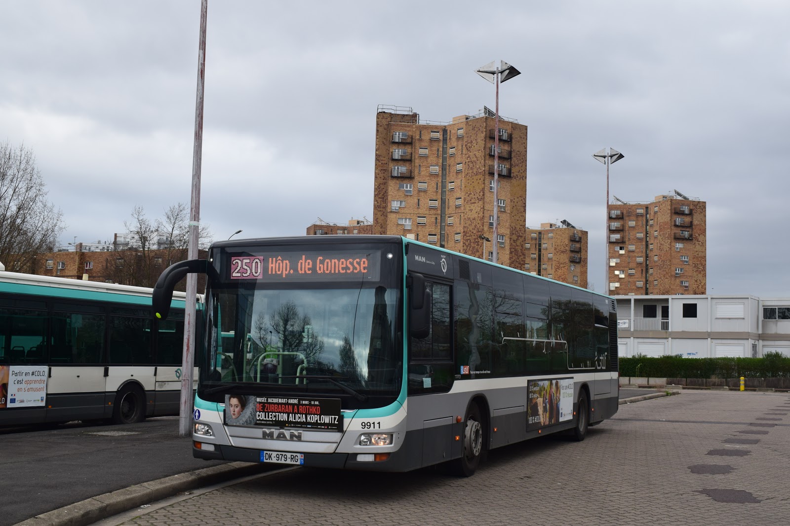 L'arrivée des Bolloré Bluebus 12m sur la ligne de bus RATP 341 ...