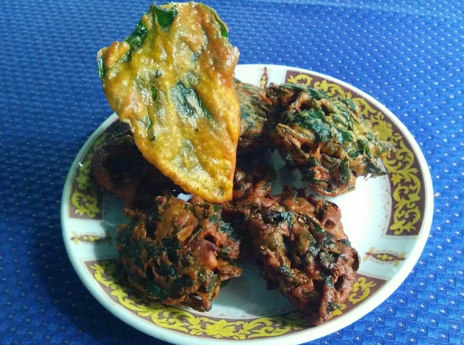 Hema's Musings: poi leaves bhajiya