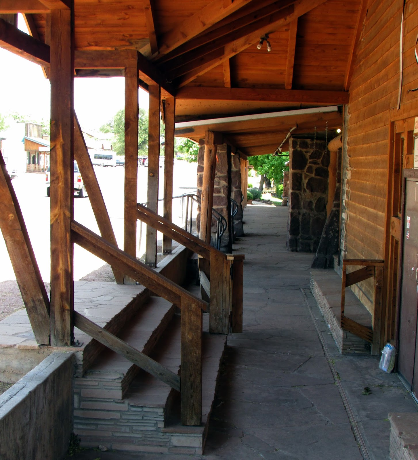 Payson: Oxbow Inn & Saloon