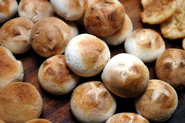 DUDE FOR FOOD: Rediscovering the Local Bread Culture: Philippine Breads ...