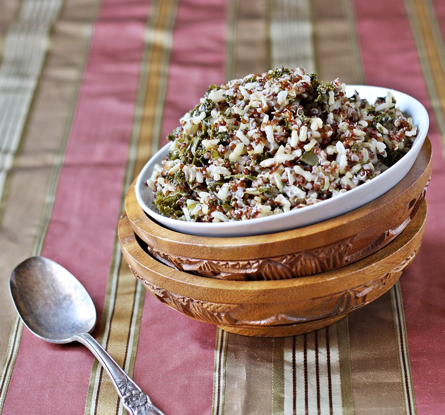 Versatile Vegetarian Kitchen: Garlicky Quinoa and Brown Rice