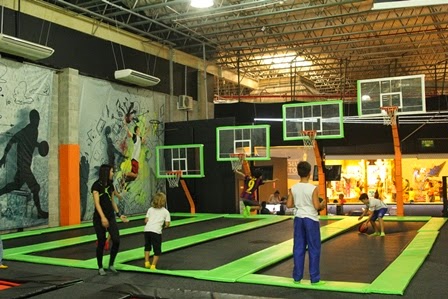 REVISTA ESTREIA : LAZER: "JUMP MANIA" O MAIOR PARQUE DE TRAMPOLINS ...