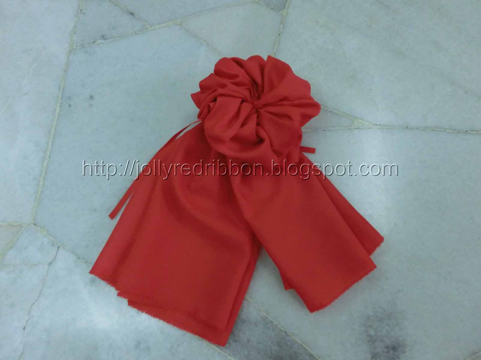 Jolly Red Ribbon: Red Cloth Ball