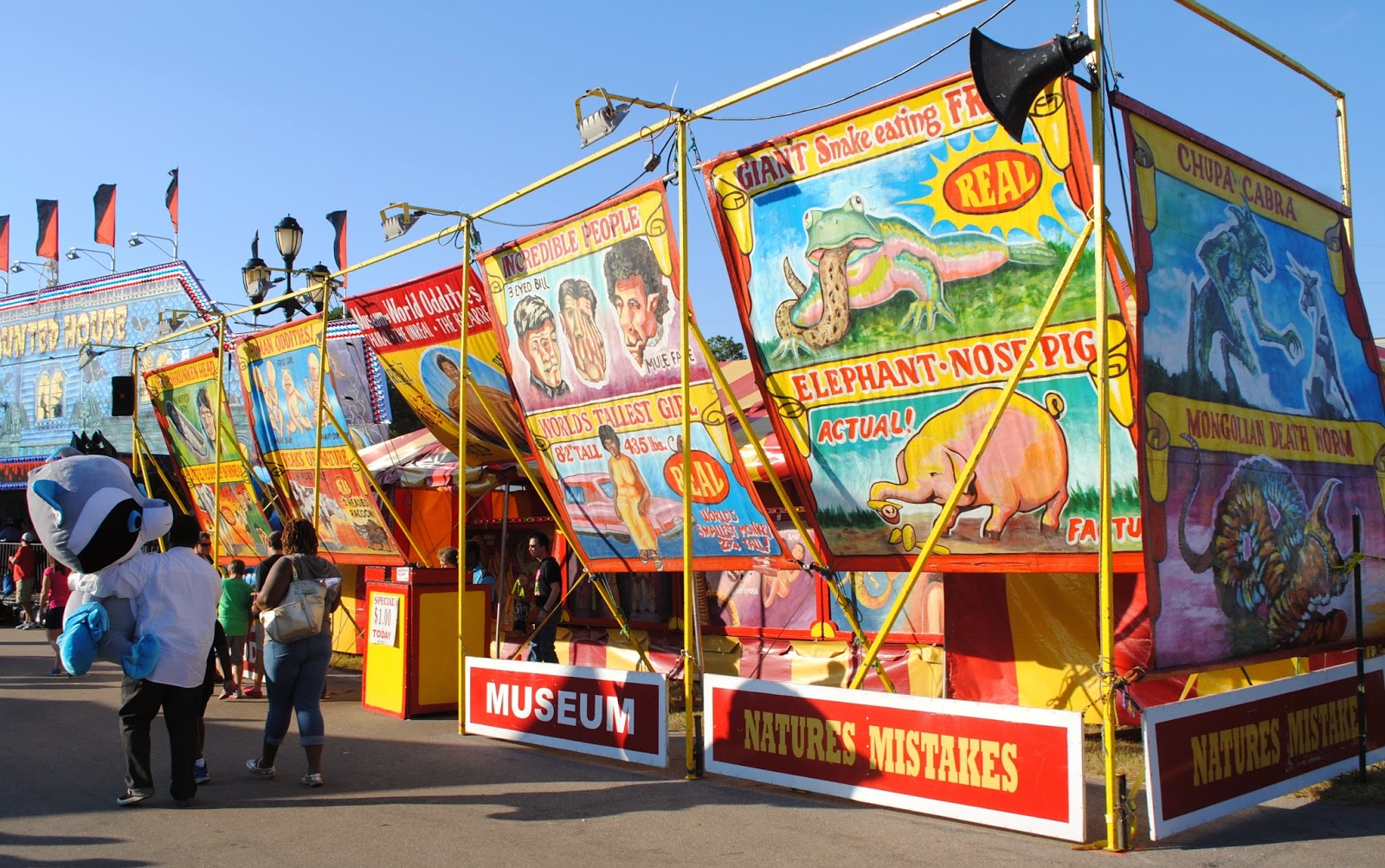 The Carpetbagger: Freakshow Wonderland at the State Fair