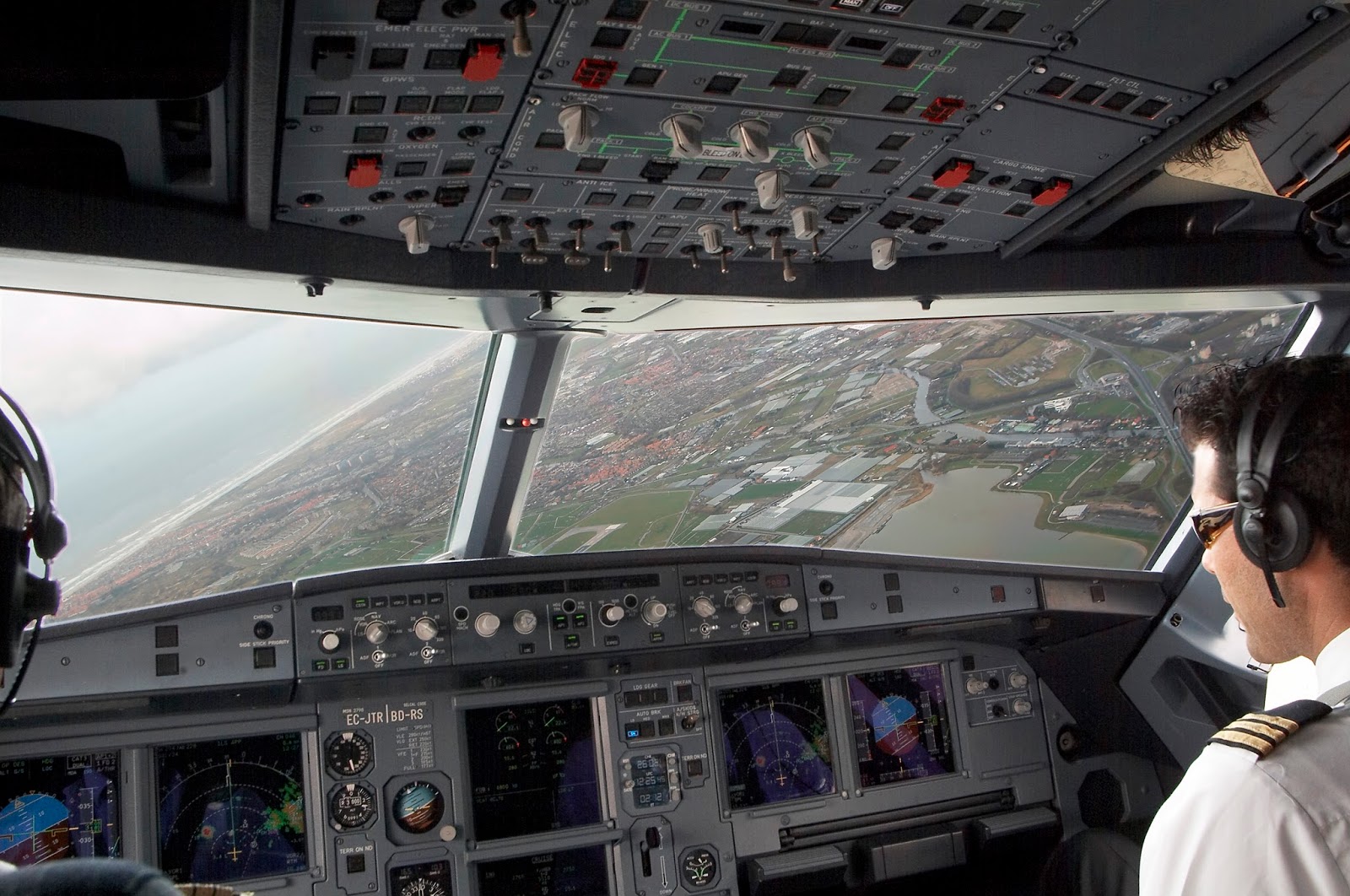 El Faro de la Seguridad: Los aterrizajes son maniobras llamativas pero ...