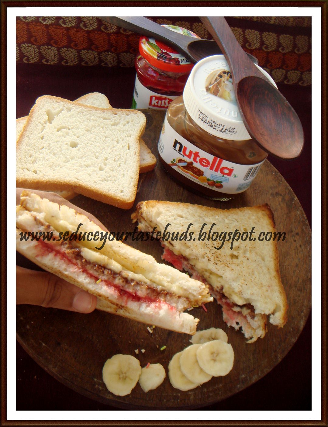 Seduce Your Tastebuds...: Banana Nutella Sandwich