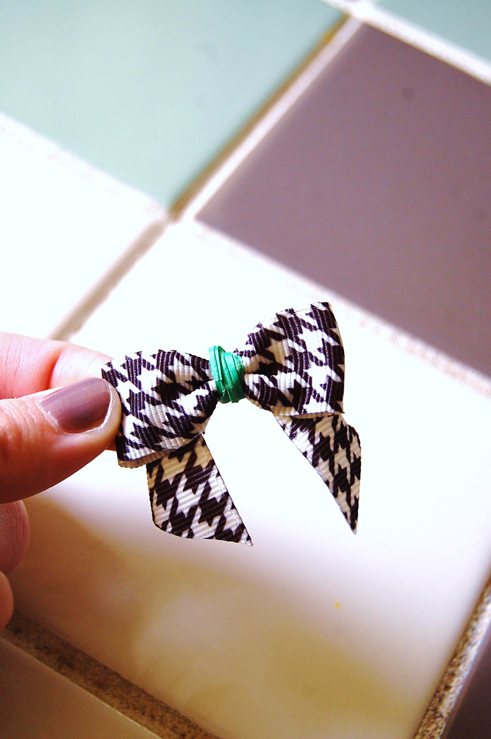 Mommy Monologue: DIY Wednesday--Bow Bookmarks