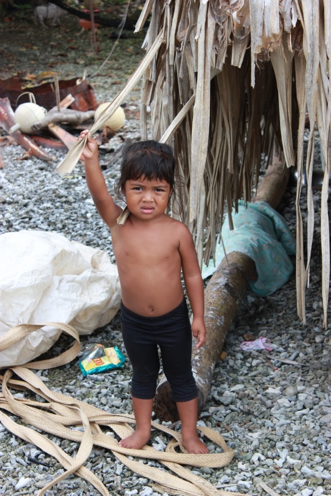 Cocktails out of Coconuts: Mokil Trip