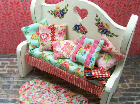 benchsite: Sooooooo Cute benches - Tamsin's perspective